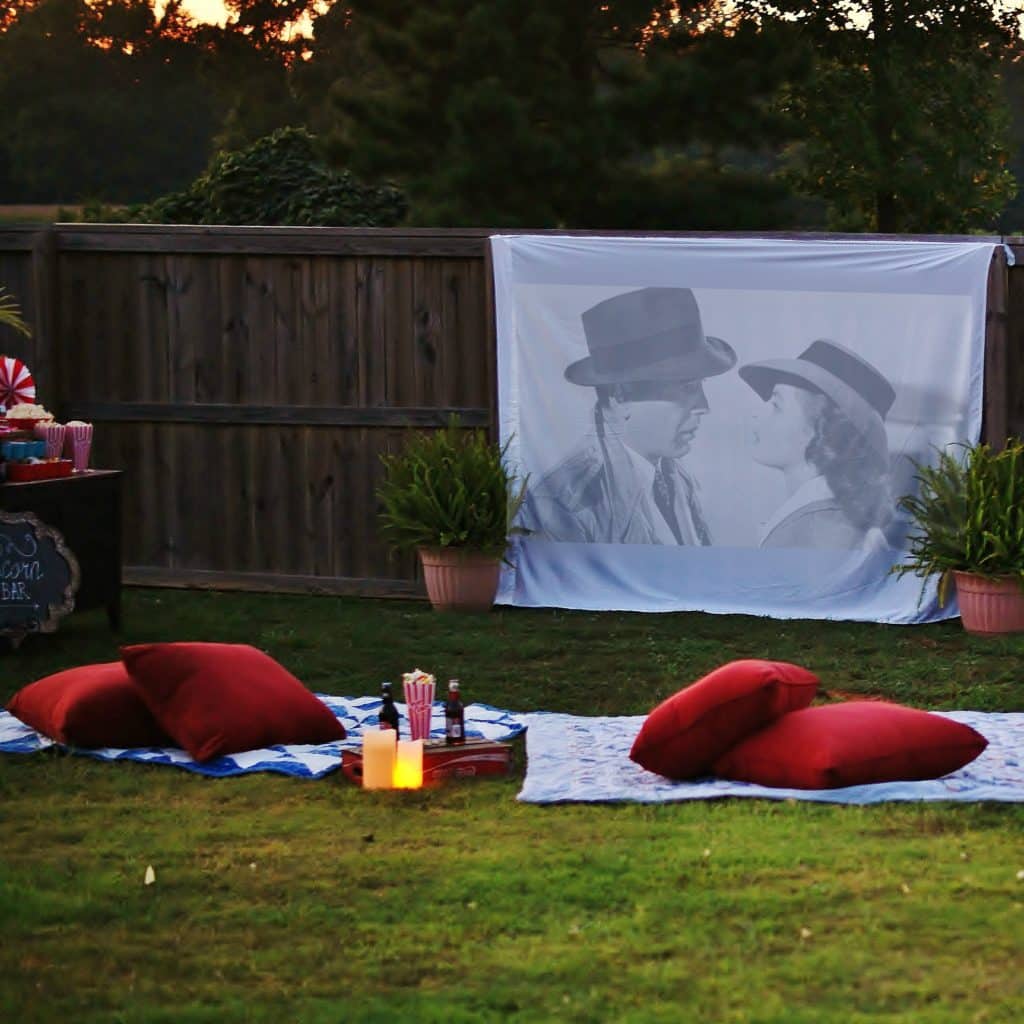 DIY: Backyard Movie Night | House Life Today